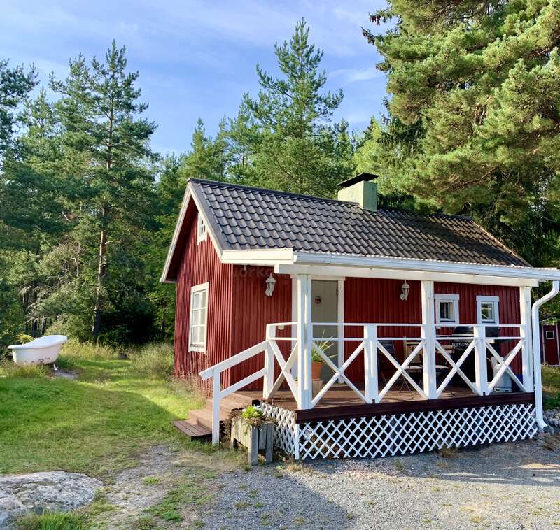 Experience rural life on my old farm and help with gardening, art and ...