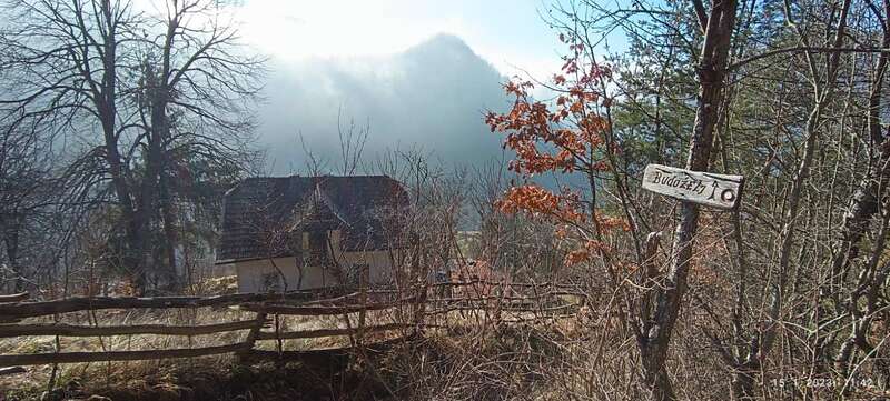 Help us build an off the grid log cabin near Vareš, Bosnia Herzegovina