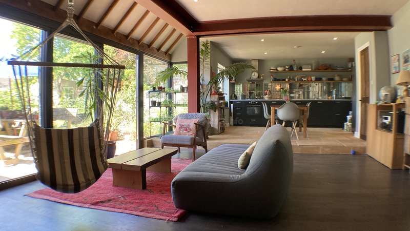 Stay with our nature-loving family and enjoy the beautiful countryside ...