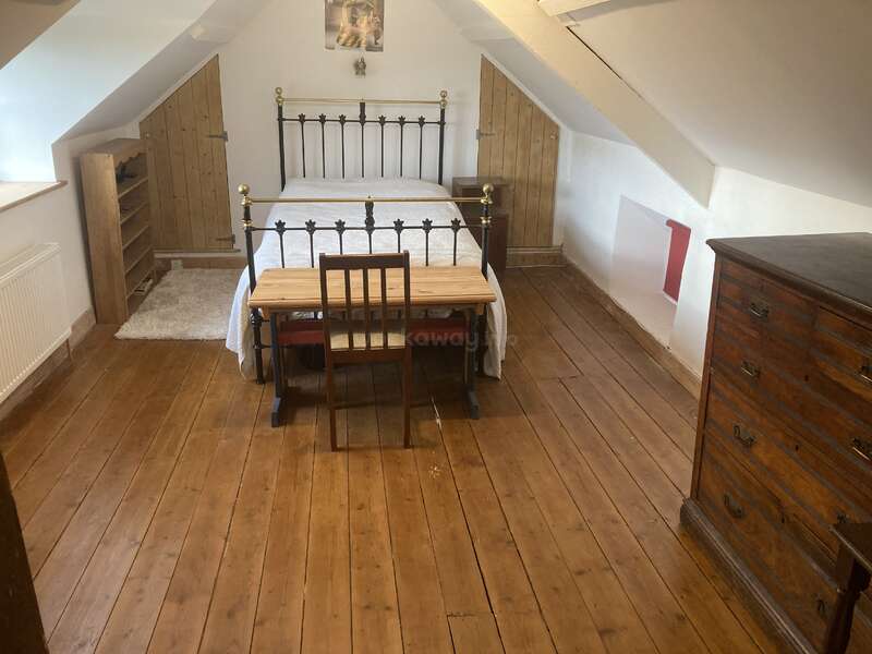 Help us on our dairy farm while discovering the surroundings in Callan ...