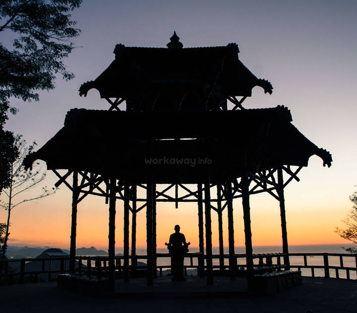 12 great yoga experiences for travellers around the world