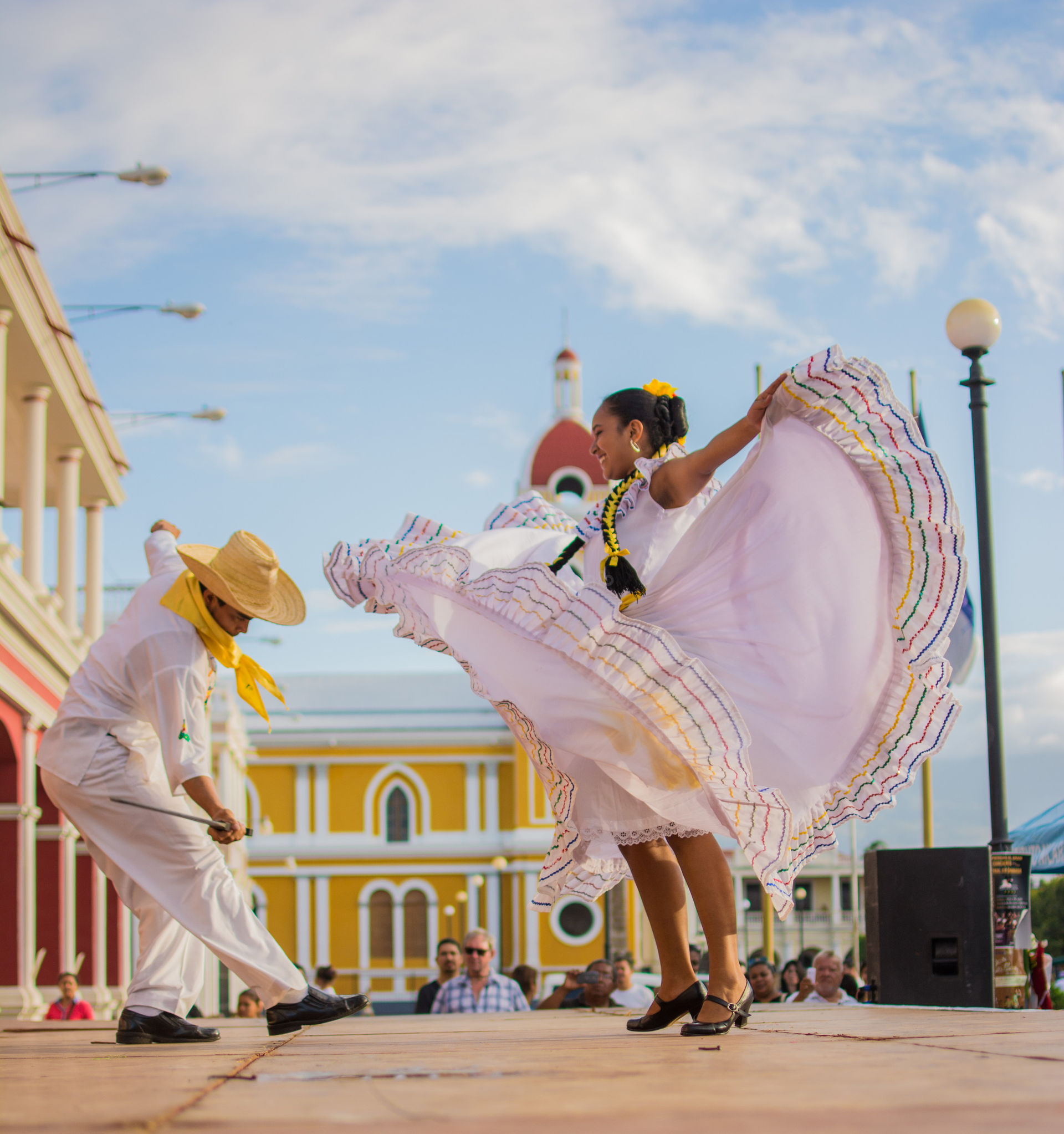 10 Easy ways you can connect with locals