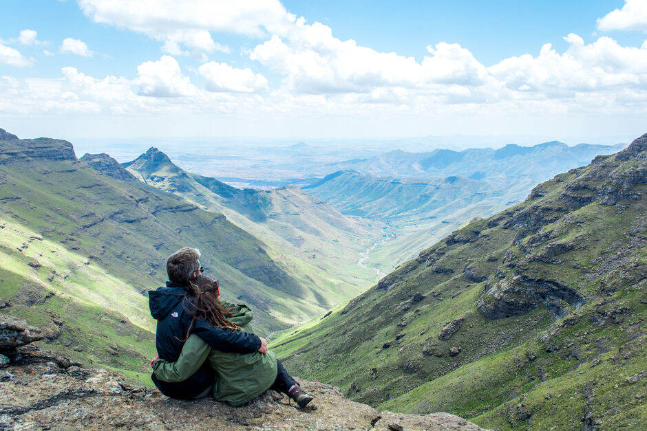 How to travel cheap while on the road