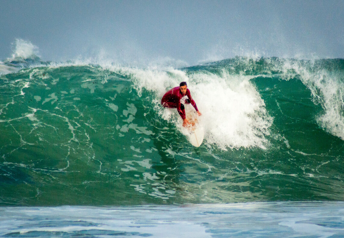 Surf's Up! The Ultimate Guide to Riding Waves with Workaway