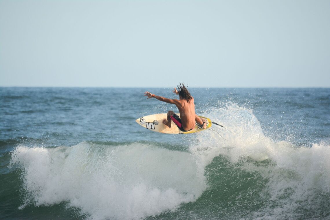 Surf's Up! The Ultimate Guide to Riding Waves with Workaway